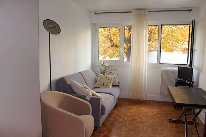 Corentin Celton, Issy-les-Moulineaux : Appartement 2 pièces à louer