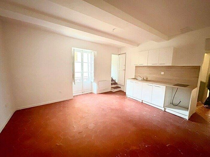 Appartement à louer - Est, Bessan - 1 pièce