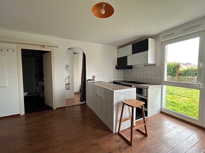 Appartement 1 pièce à Bischheim, Canal, Pont Phario, à louer