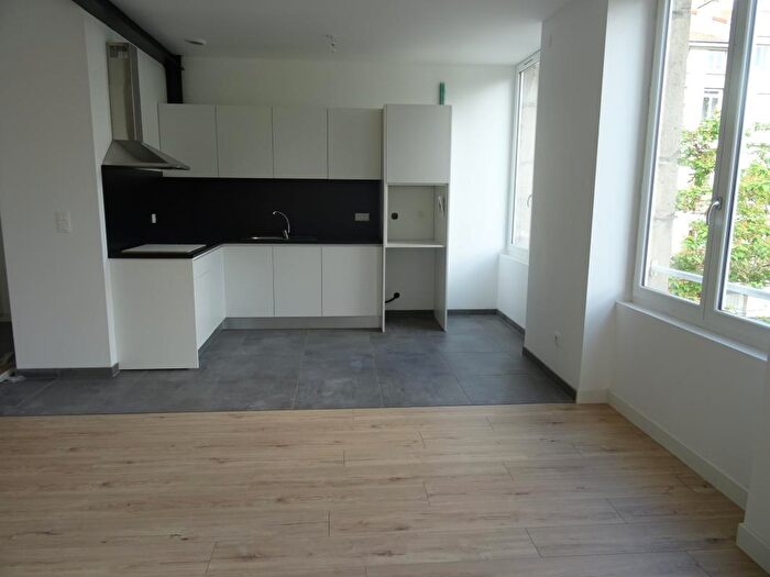 Appartement 3 pièces à louer à Saint-Étienne, Tardy, Colline des Pères, Bizillon