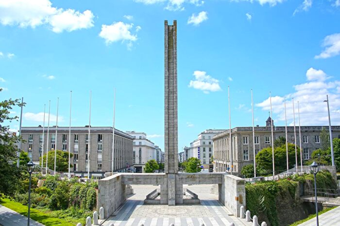 Appartement à vendre - Brest, Centre-ville, Port - 4 pièces - 2 chambres