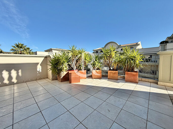 Appartement à vendre - Hyères, Pyanet - 3 pièces - 2 chambres