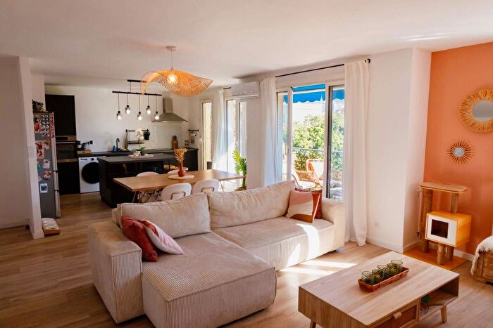 Appartement à louer - Mazargues, Marseille ème arrondissement - 4 pièces - 3 chambres