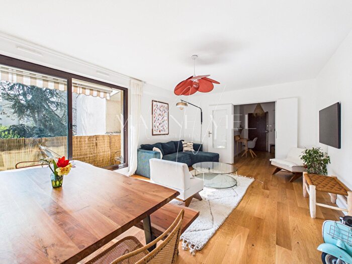 Appartement à vendre - Asnières-sur-Seine, Centre-ville - 4 pièces - 2 chambres