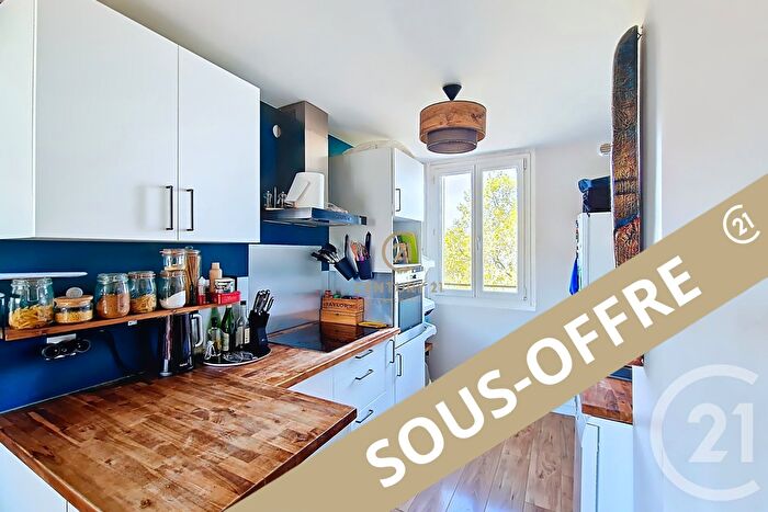 Appartement à vendre - Vénissieux, Georges Levy, Ernest Renan, Moulin à vent - 3 pièces - 2 chambres