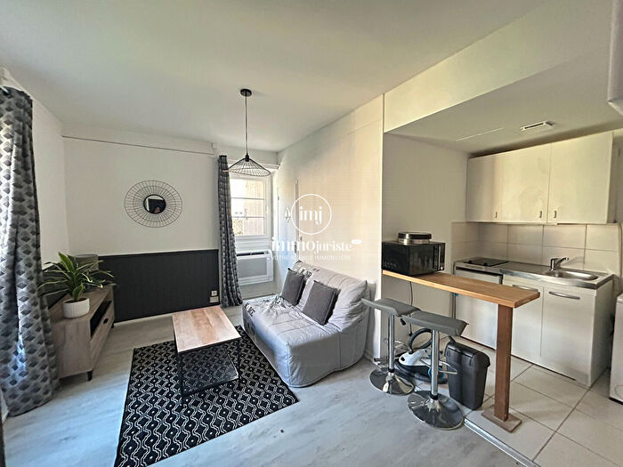 Appartement à louer - Limoges, Centre-ville, Hôtel de Ville, Emailleurs - 1 pièce