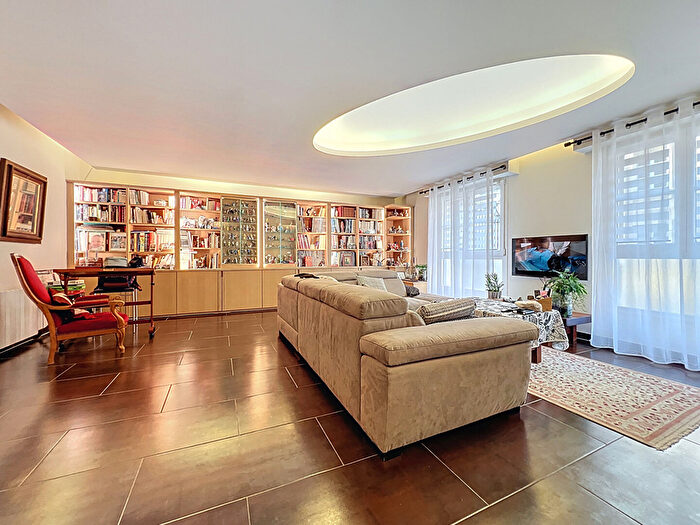 Appartement à vendre - Chartres, Centre-ville - 5 pièces - 4 chambres