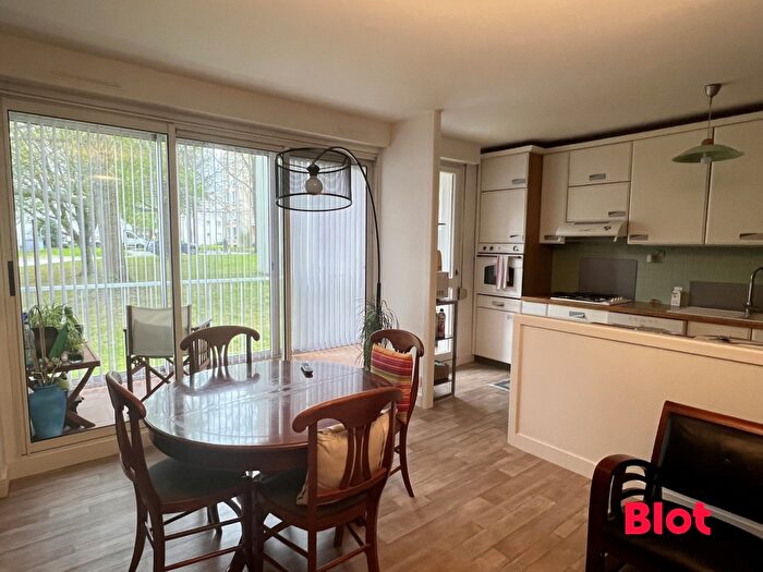 Appartement à vendre - Quartiers Sud-Est, Italie - 5 pièces - 4 chambres