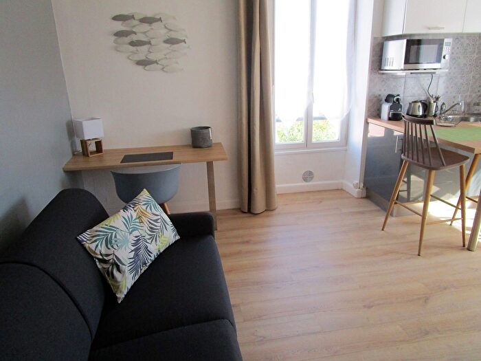 Appartement à louer - Les Sables-dOlonne, Sous-préfecture, La Chaume - 1 pièce