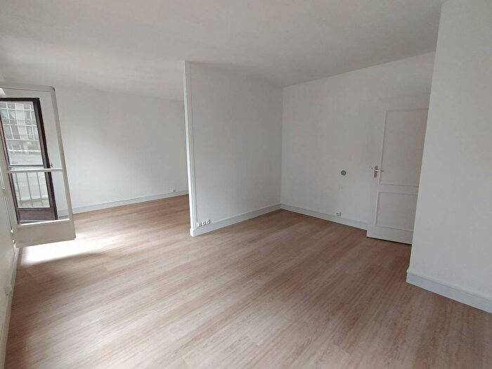 Appartement à louer - Grenier Point du Jour, Boulogne-Billancourt - 2 pièces - 1 chambre