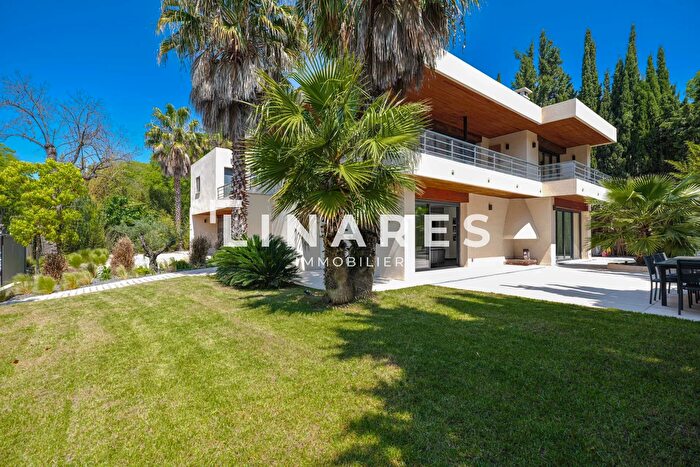 Maison à vendre - Marseille e , Sainte-Marguerite - 8 pièces - 7 chambres