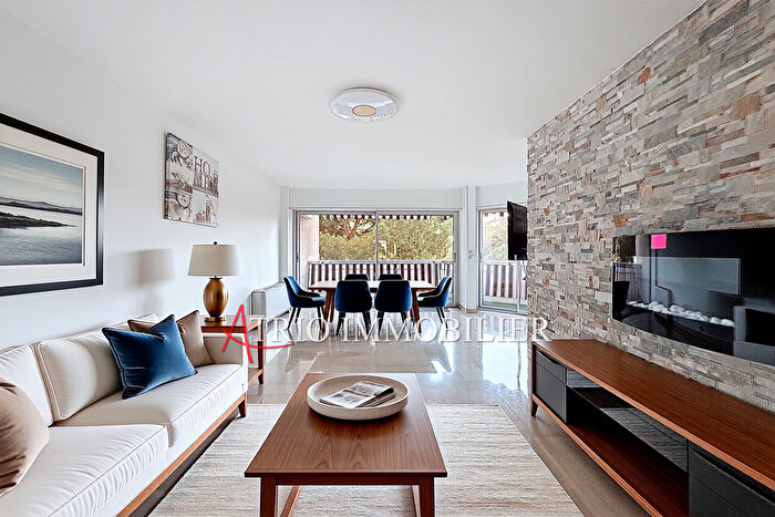 Appartement à vendre - Cagnes-sur-Mer, La Gare, Les Plans, Hippodrome - 2 pièces - 1 chambre