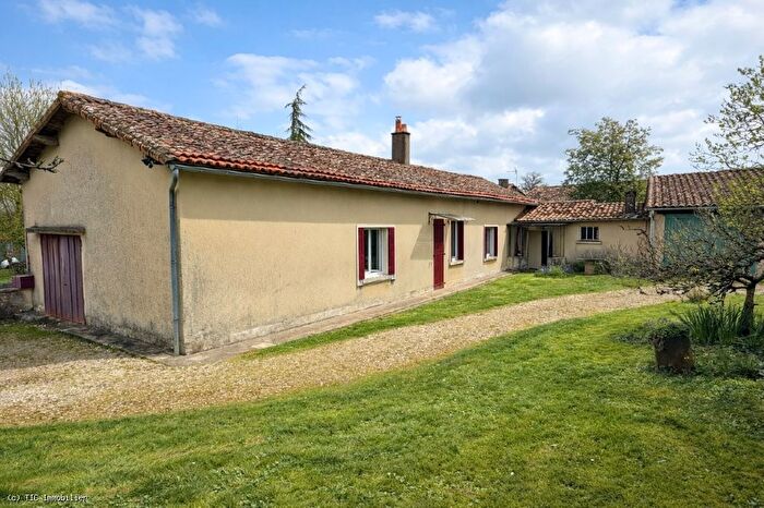 Maison à vendre - Clussais-la-Pommeraie - 3 pièces - 2 chambres