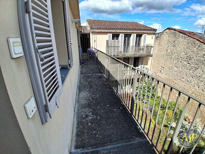 Saintes, Saint-Sorlin, La Récluse : Appartement 3 pièces à louer