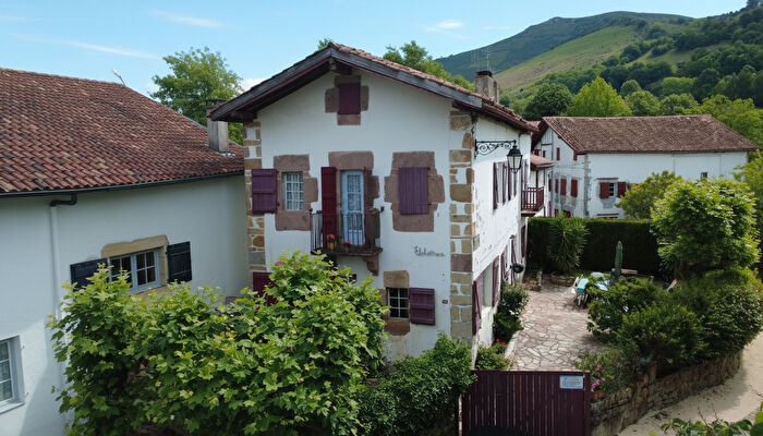 Ainhoa : Maison 9 pièces à vendre