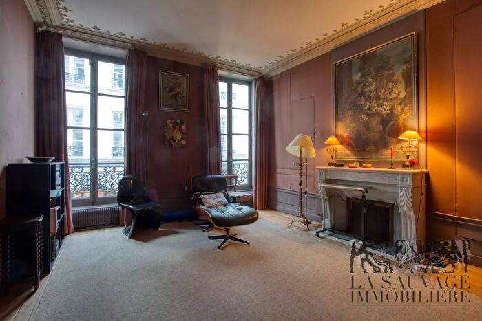 Appartement à vendre - Paris e  - 5 pièces - 4 chambres