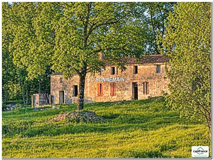 Maison 8 pièces à vendre à Chermignac