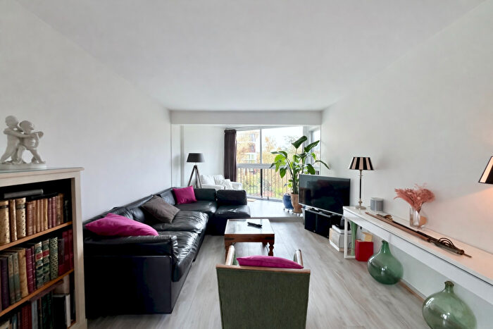 Appartement à vendre - Le Chesnay, Tartre - 3 pièces - 2 chambres