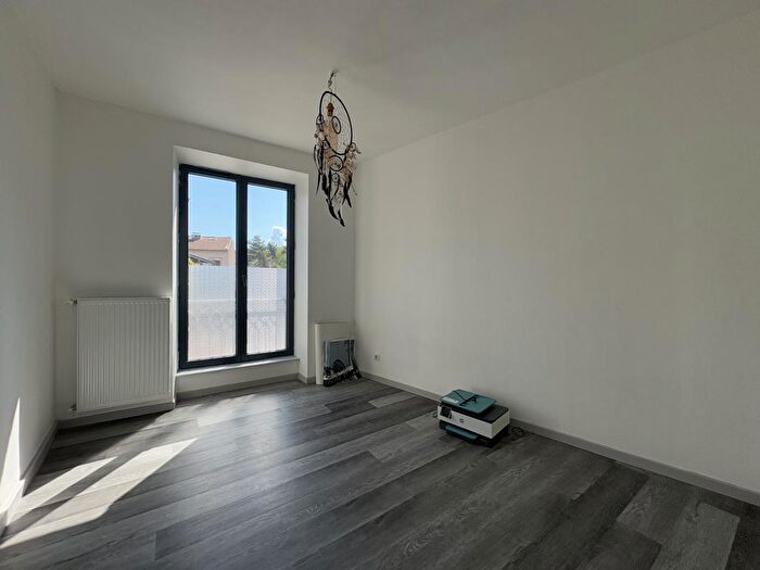 Maison à louer - Vals-près-le-Puy - 3 pièces - 2 chambres