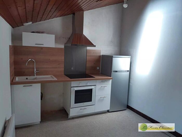 Appartement à louer - Est, Saint-Yrieix-sur-Charente - 3 pièces - 2 chambres