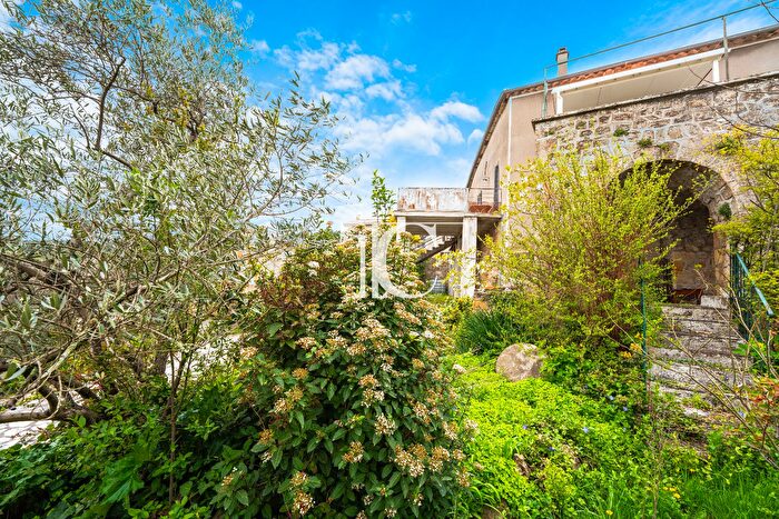 Maison à vendre - Saint-Paul-le-Jeune - 5 pièces - 3 chambres