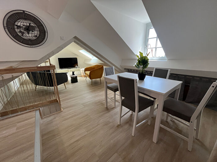 Appartement à louer - Rodez, Centre historique, Vieux-Rodez - 1 pièce