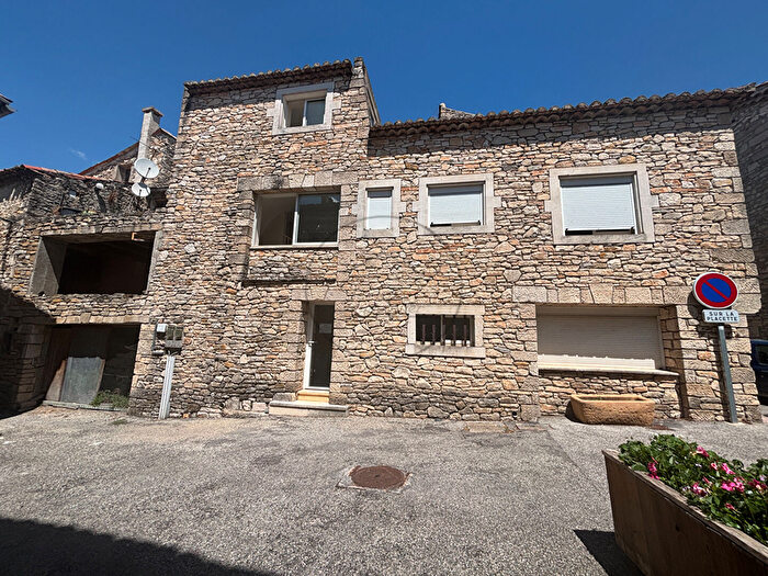 Maison à vendre - Barjac - 8 pièces - 4 chambres