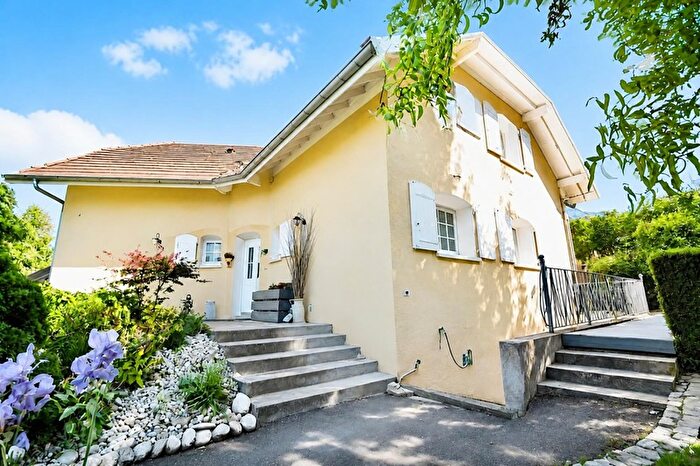 Maison 6 pièces à Bons-en-Chablais, à vendre
