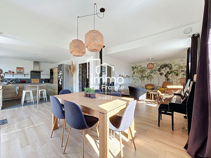 Maison 6 pièces à vendre à La Roche-sur-Yon, Le Bourg sous la Roche