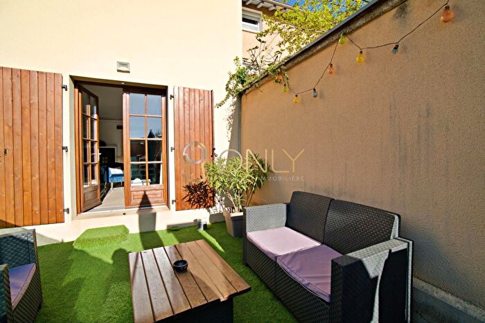 Maison à vendre - Quincieux - 4 pièces - 2 chambres