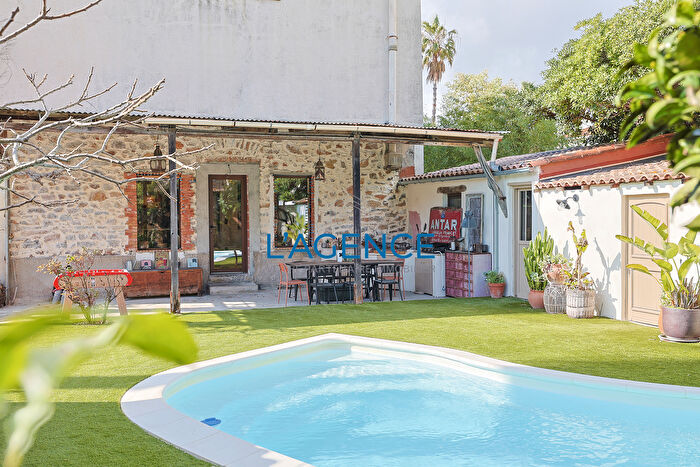 Maison à vendre - Hyères, Centre-ville - 6 pièces - 5 chambres