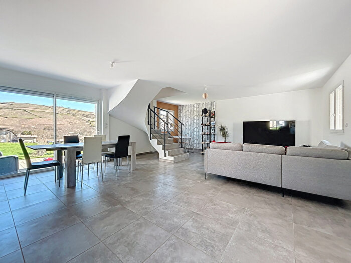 Maison à vendre - Juliénas - 4 pièces - 3 chambres