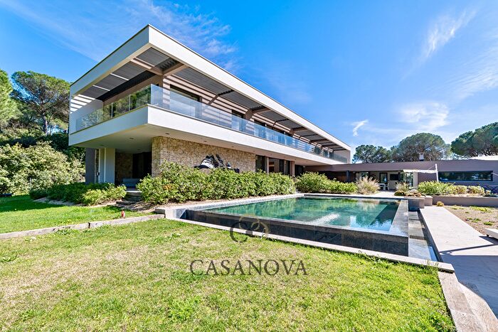 Maison à vendre - Nîmes, Camplanier, Cigale, Bois des Esprisses - 9 pièces - 5 chambres