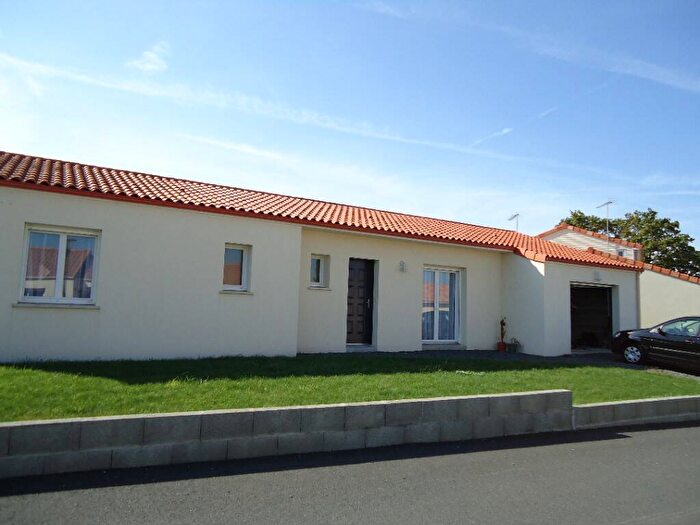 Maison à louer - Nord Est, Beaupréau-en-Mauges - 4 pièces - 3 chambres