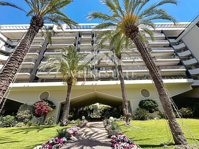 Appartement à vendre - Cannes, Centre-ville - 3 pièces - 2 chambres