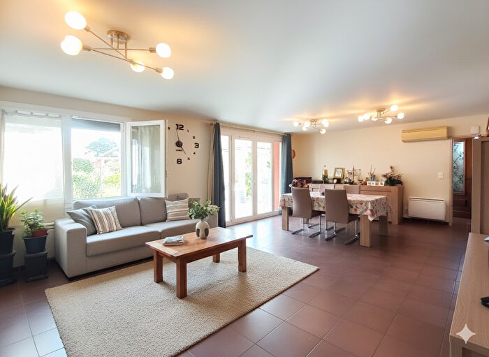 Maison à vendre - La Roche-Chalais - 4 pièces - 3 chambres