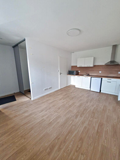 Appartement à louer - La Roche-sur-Yon, Pyramides, Jean-Yole - 1 pièce