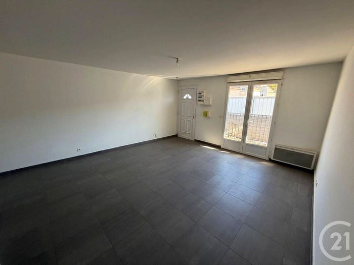 Fosses : Appartement 2 pièces à louer