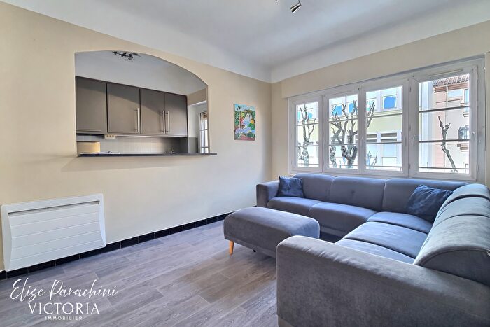 Appartement à vendre - Hyères, Centre-ville - 3 pièces - 2 chambres