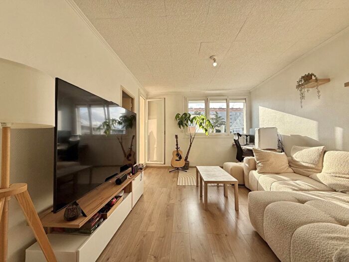 Appartement à vendre - Chenôve, Chenôve - 3 pièces - 2 chambres