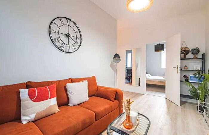 Appartement à louer - Clairmarais-Charles Arnould, Reims - 2 pièces - 1 chambre