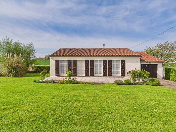 Maison à vendre - Vendoire - 8 pièces - 3 chambres