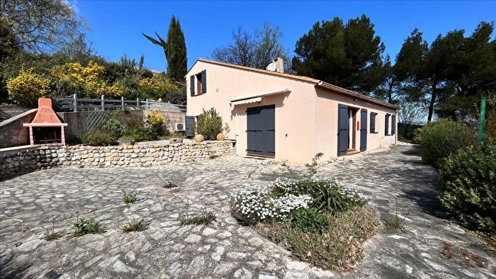 Maison à louer - Mirabel-Aux-Baronnies - 4 pièces - 3 chambres