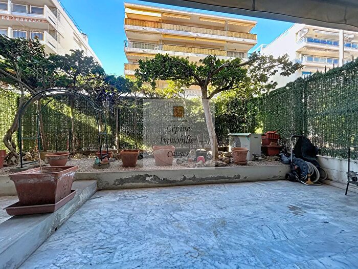 Appartement à vendre - Cannes, Pointe Croisette - 2 pièces - 1 chambre