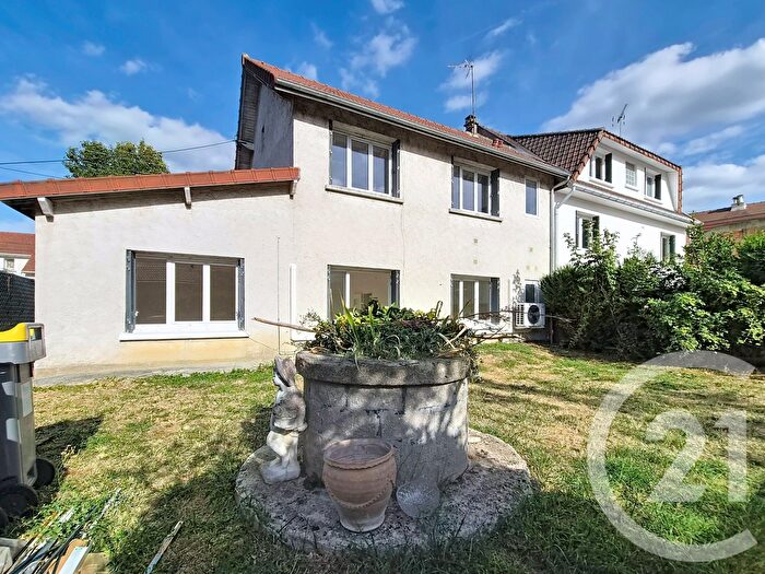 Maison 7 pièces à vendre à Ormesson-sur-Marne