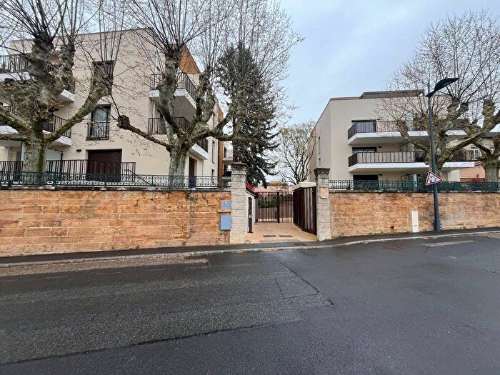 Appartement à louer - Vosne-Etete Noire, Neuville-sur-Saône - 1 pièce