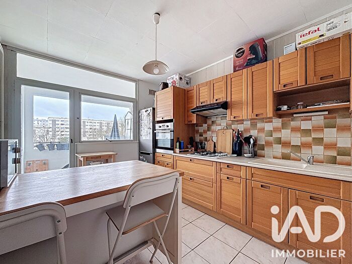 Saint-Priest, Menival : Appartement 4 pièces à vendre