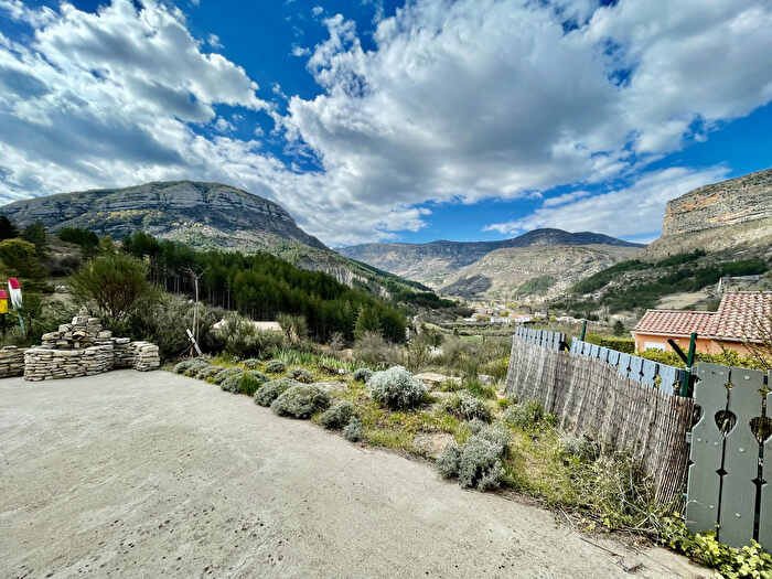 Rémuzat : Maison 6 pièces à vendre