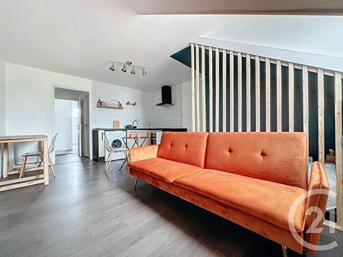 Appartement à louer - Montbéliard, Centre-ville, Prairie, Batteries du Parc, Charmontet - 1 pièce