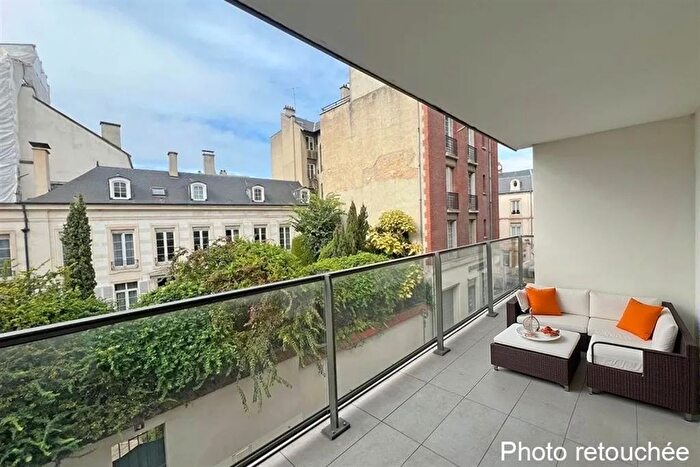 Appartement à vendre - Reims, Centre-ville - 3 pièces - 2 chambres